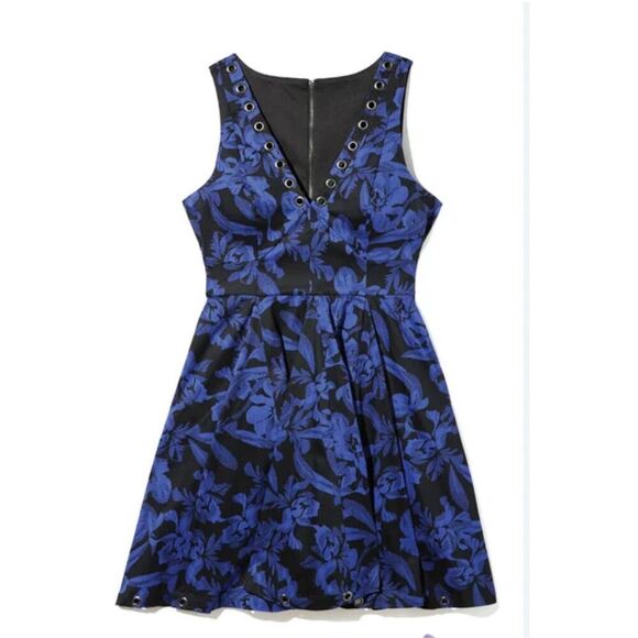 torrid | Dresses | Nwttorrid Goth Empire Fox Black Navy Floral Eyelet ...